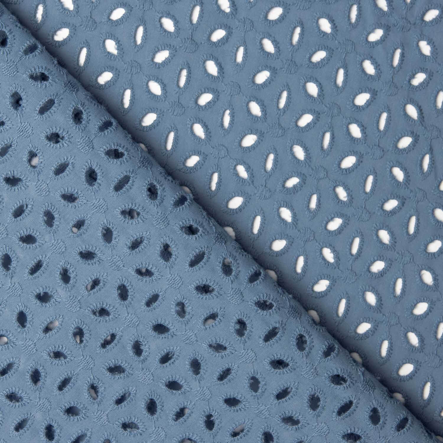 Bordado Suizo Pétalos Azul Denim Oscuro – Ribes & Casals